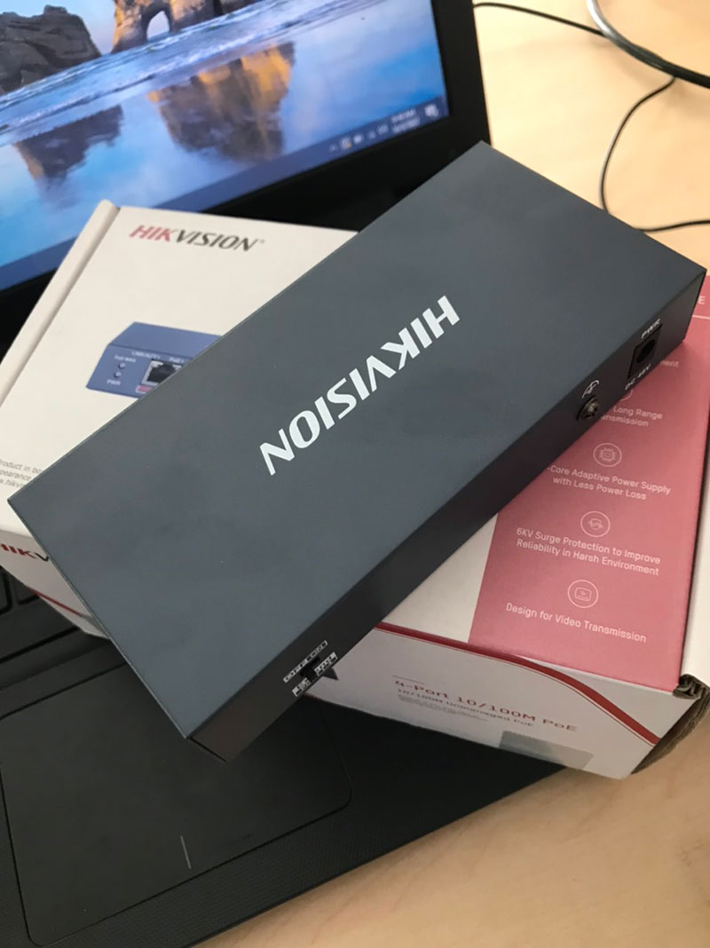 Switch PoE 8 Port HRUI HR901-AF-82N tốc độ 10/100M, 2 Uplink, công suất ...